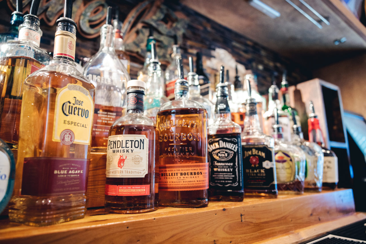 Bars & Nightlife | Hurricane Hole